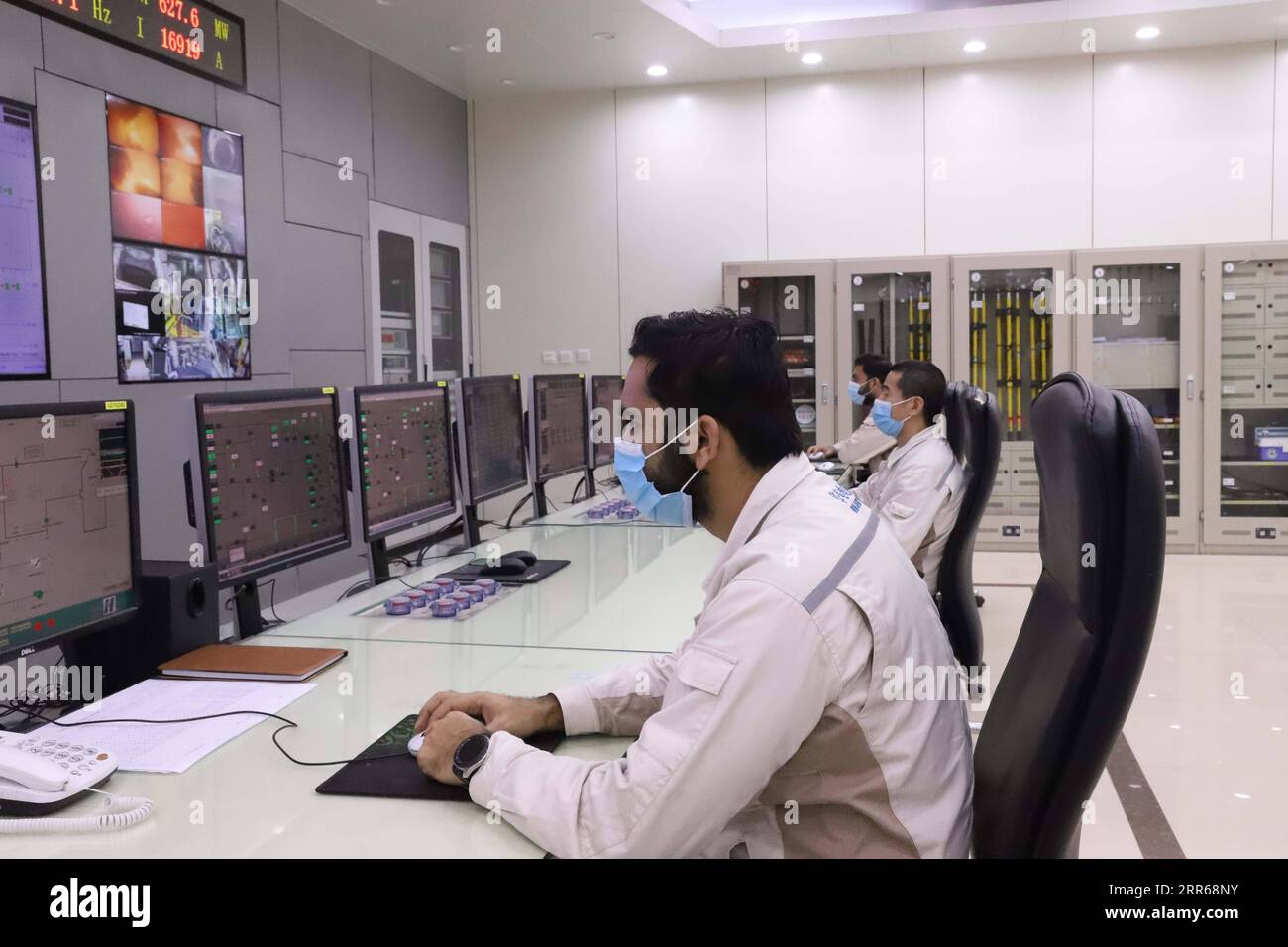 210201 -- ISLAMABAD, Feb. 1, 2021 -- Engineers work in the central ...