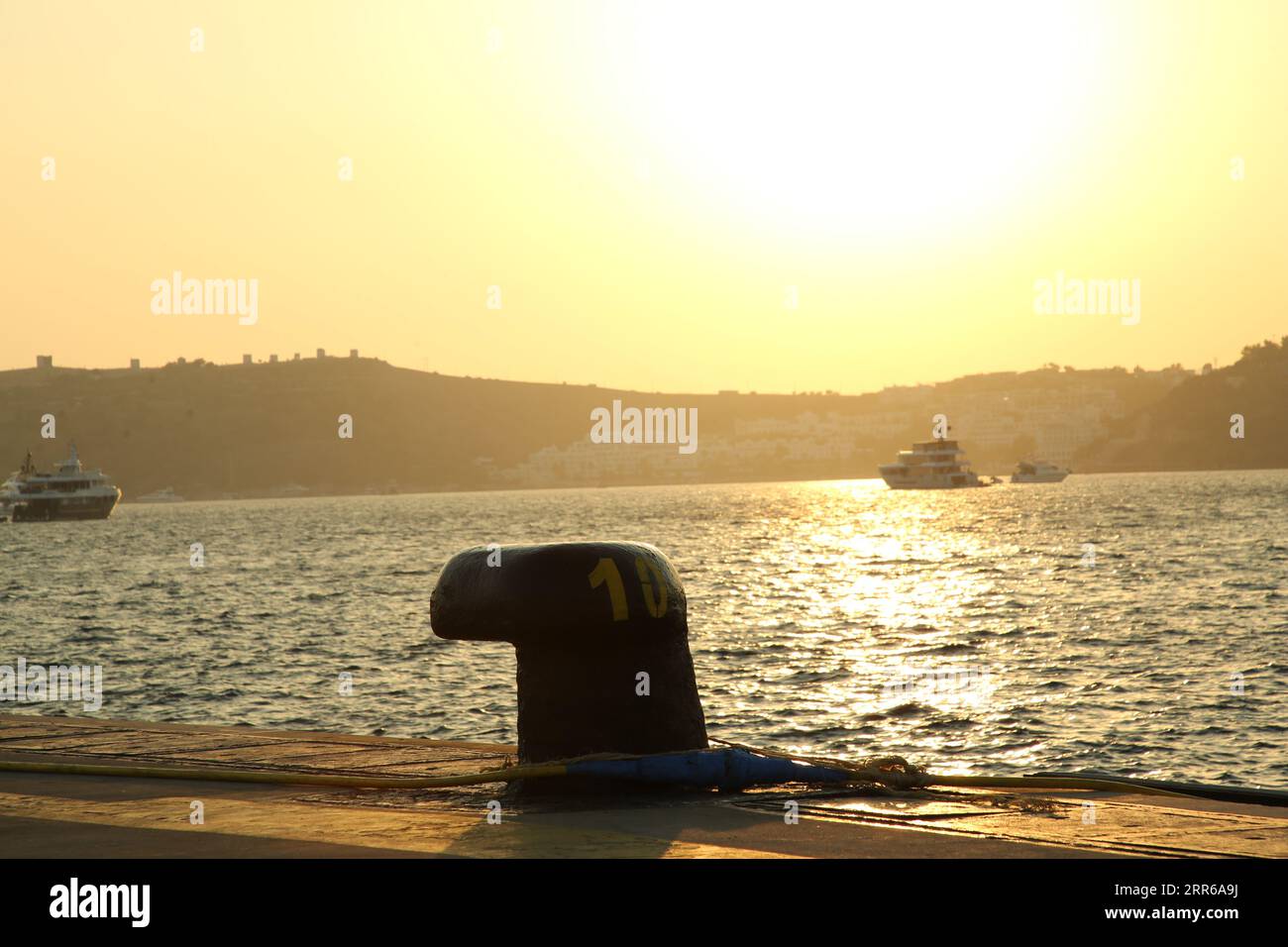 Orange mooring rope hi-res stock photography and images - Alamy