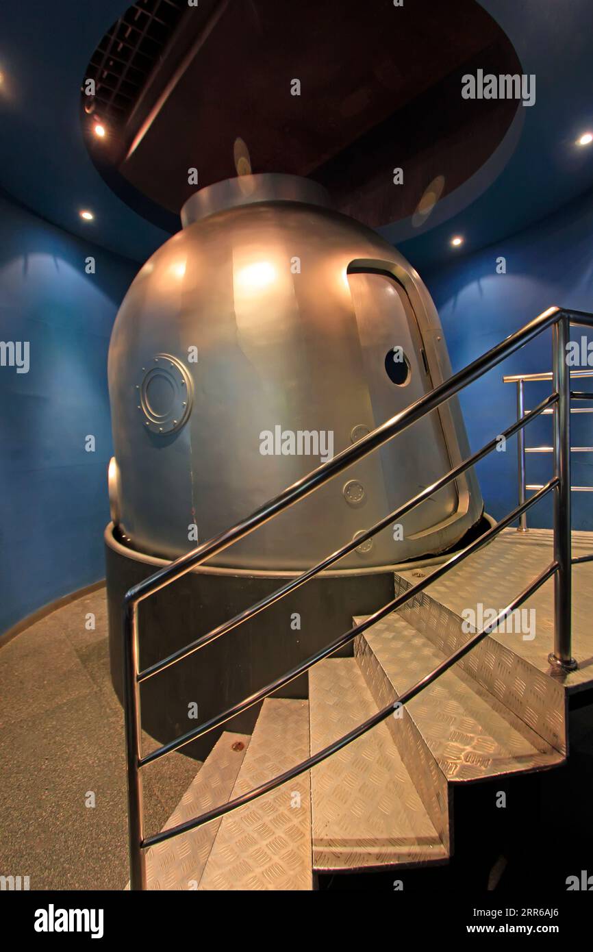 Shell features hi-res stock photography and images - Alamy