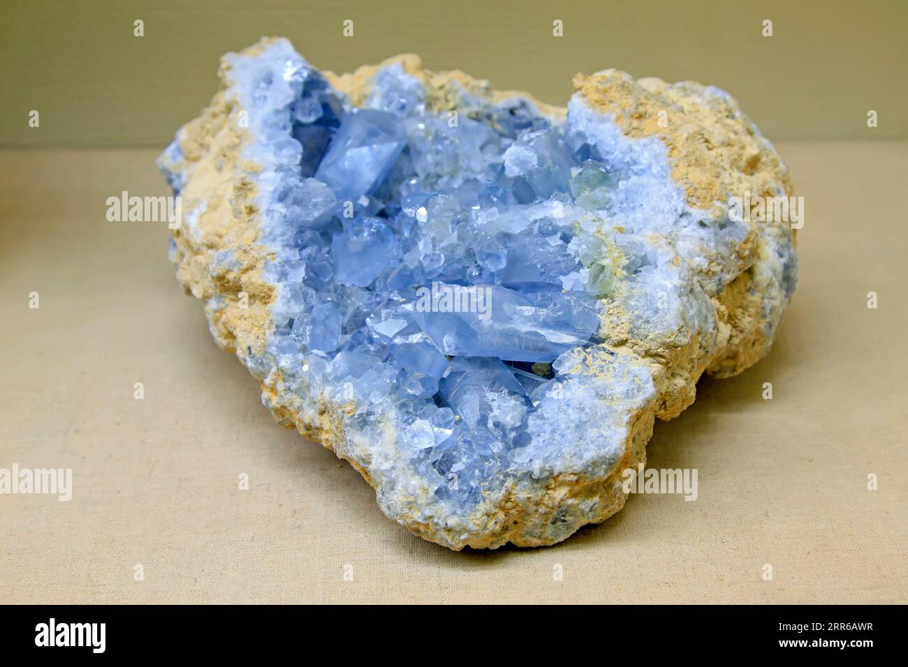 Lapis lazuli specimens hi-res stock photography and images - Alamy