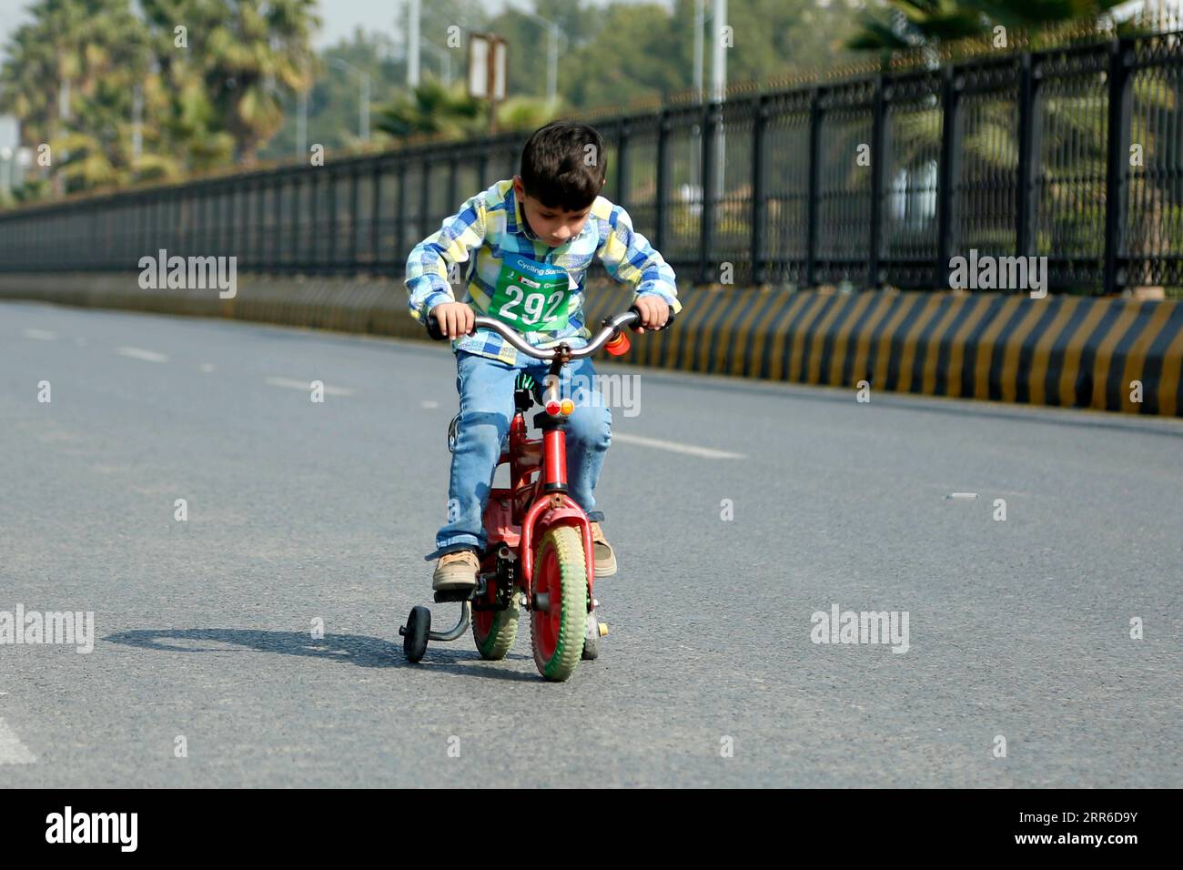 Pakistan boy bicycle hi-res stock photography and images - Alamy
