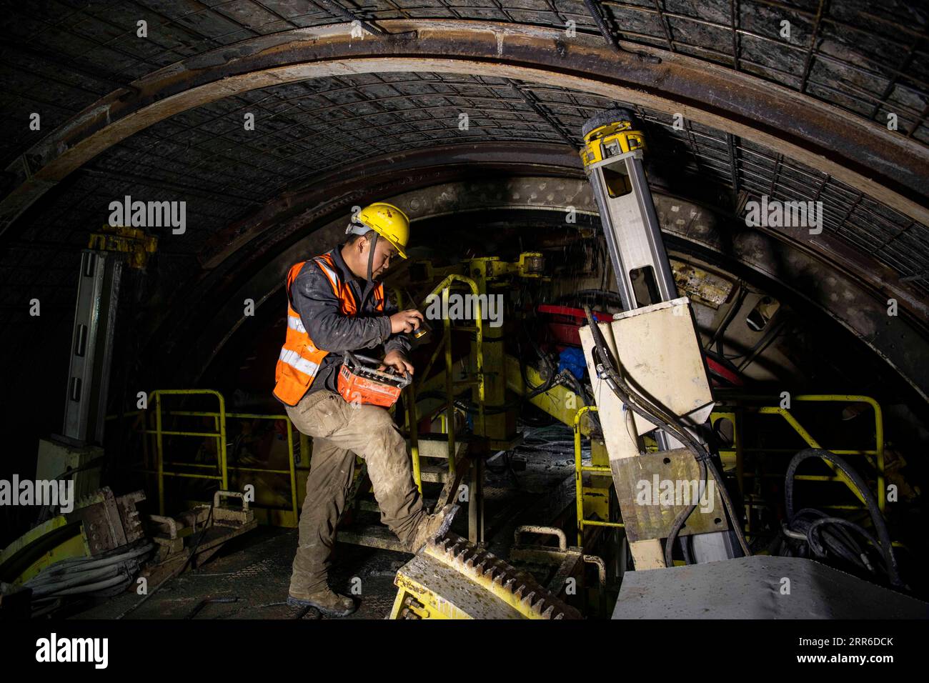 Tunnel drill rig hi-res stock photography and images - Alamy