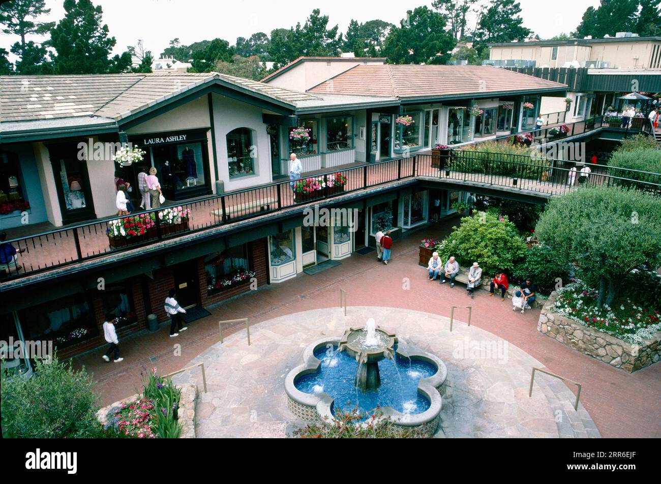 Carmel plaza shopping center hi-res stock photography and images - Alamy