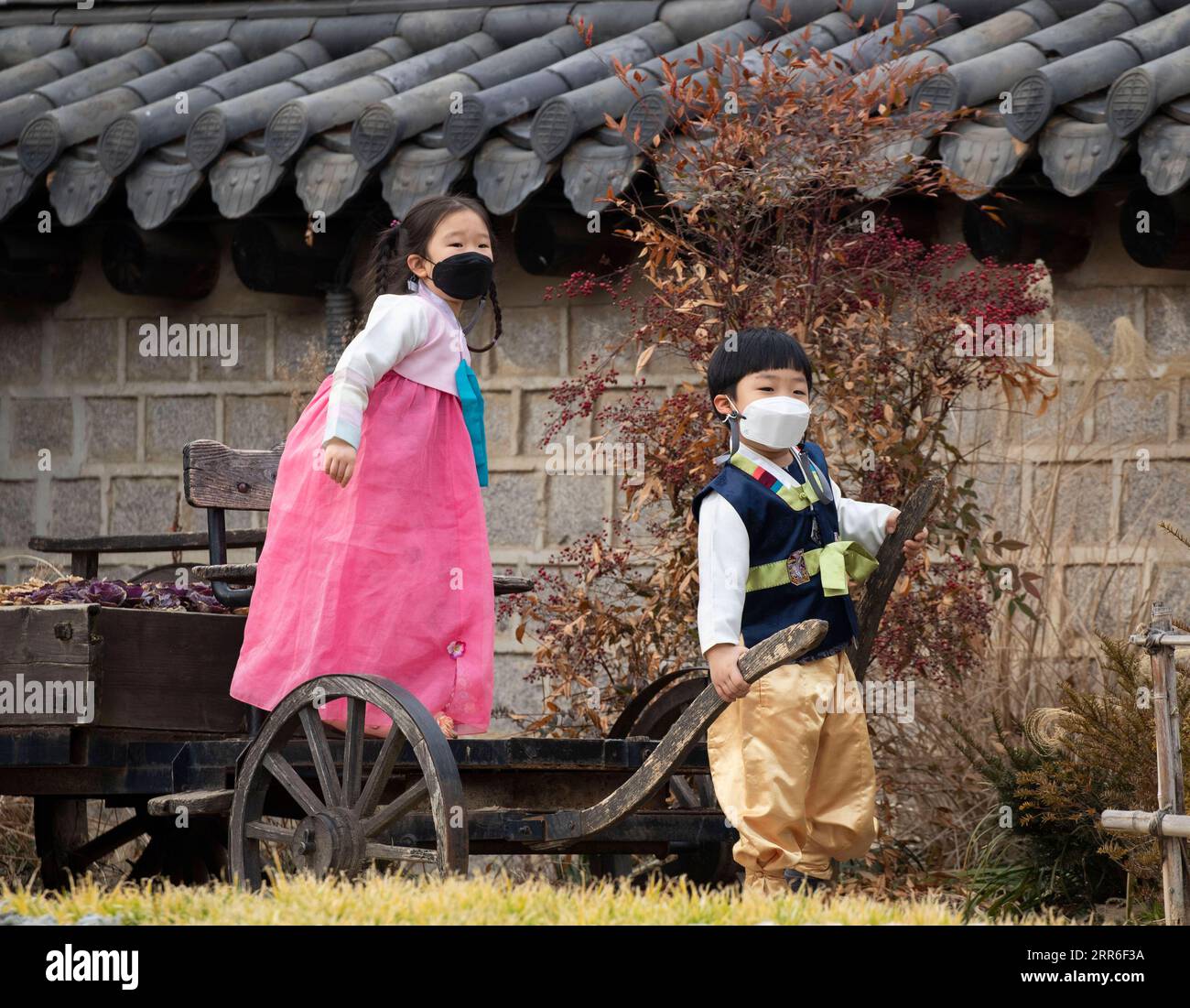 Hanbok jeonju hi-res stock photography and images - Alamy