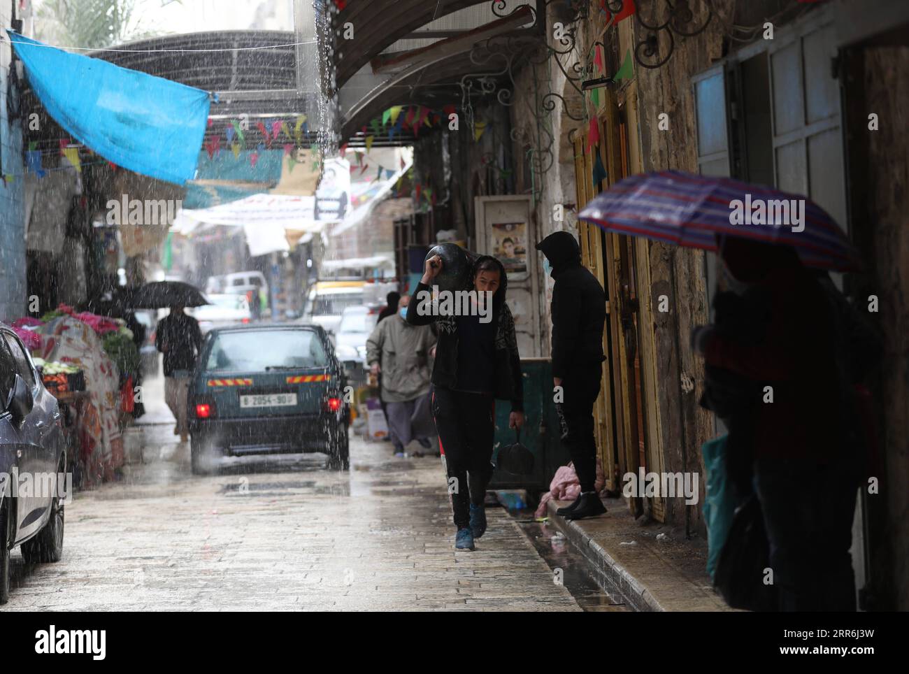 Gas cylinder walks hi-res stock photography and images - Alamy