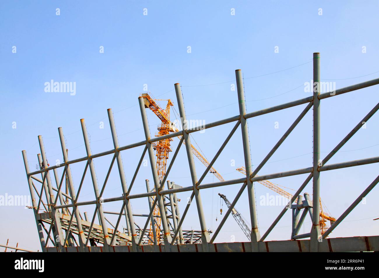 Steel frame tower hi-res stock photography and images - Alamy