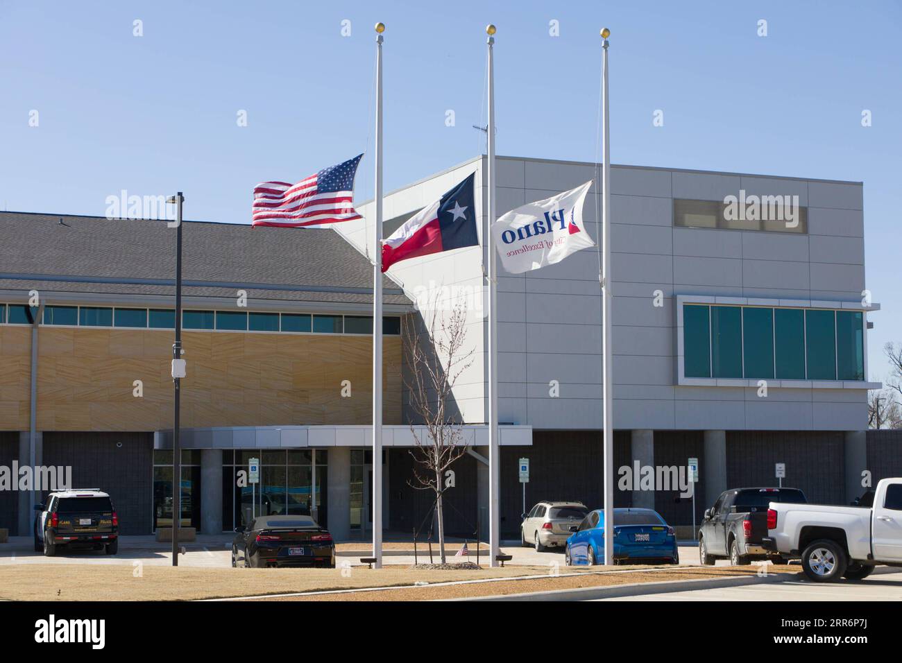 Flag lowered to half staff hi-res stock photography and images - Alamy