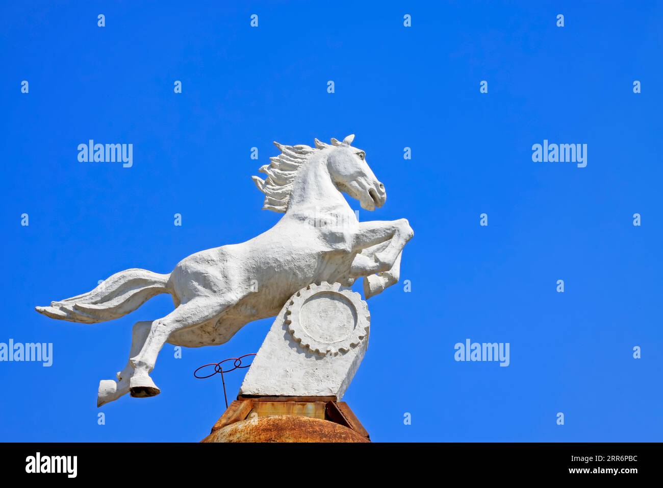 Flying horse monument hi-res stock photography and images - Alamy