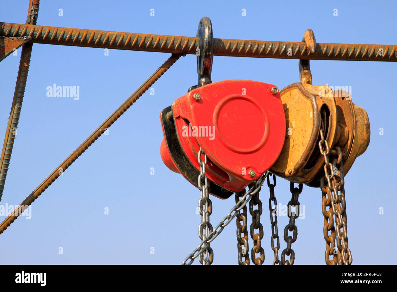 Control pulleys hi-res stock photography and images - Alamy