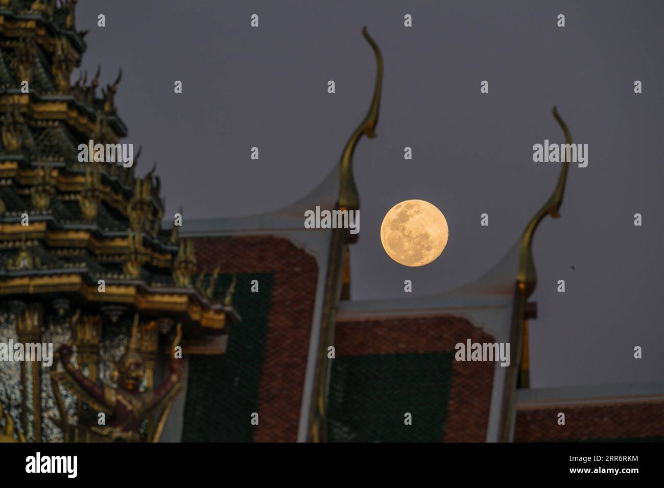 210226 -- BANGKOK, Feb. 26, 2021 -- The full moon is seen over the ...