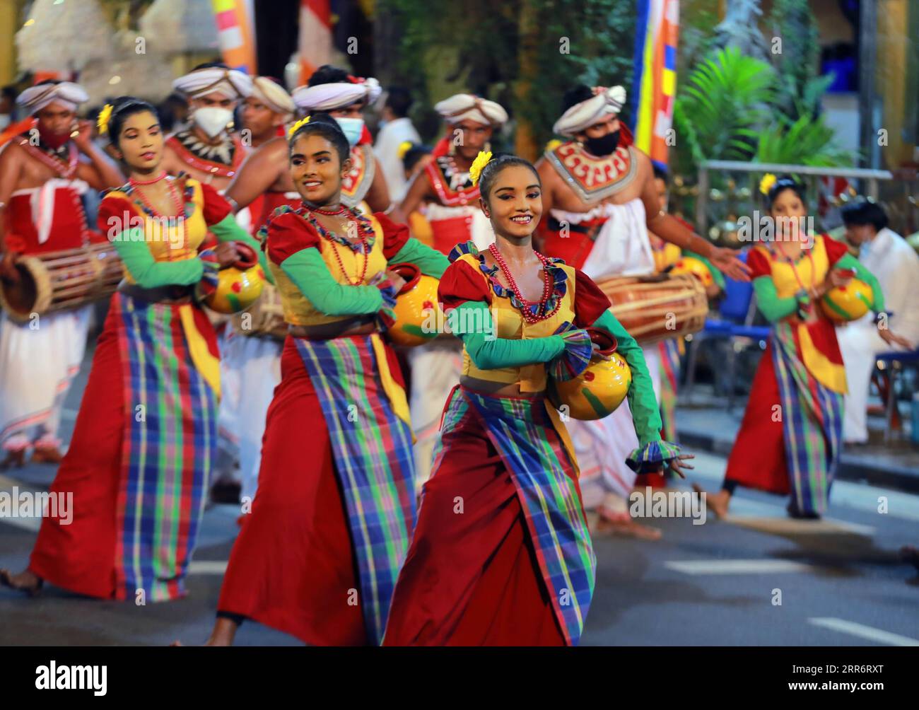 Navam perahera colombo sri lanka hi-res stock photography and images ...