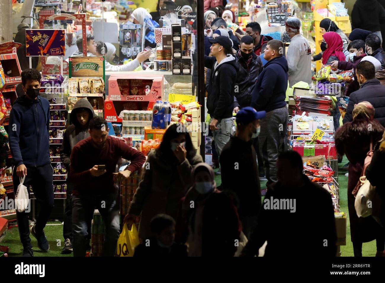 Stock market movement hi-res stock photography and images - Alamy