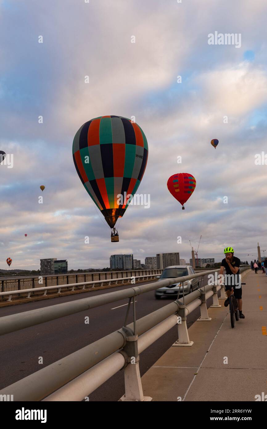210306 -- CANBERRA, March 6, 2021 -- Hot air balloons are seen in the ...