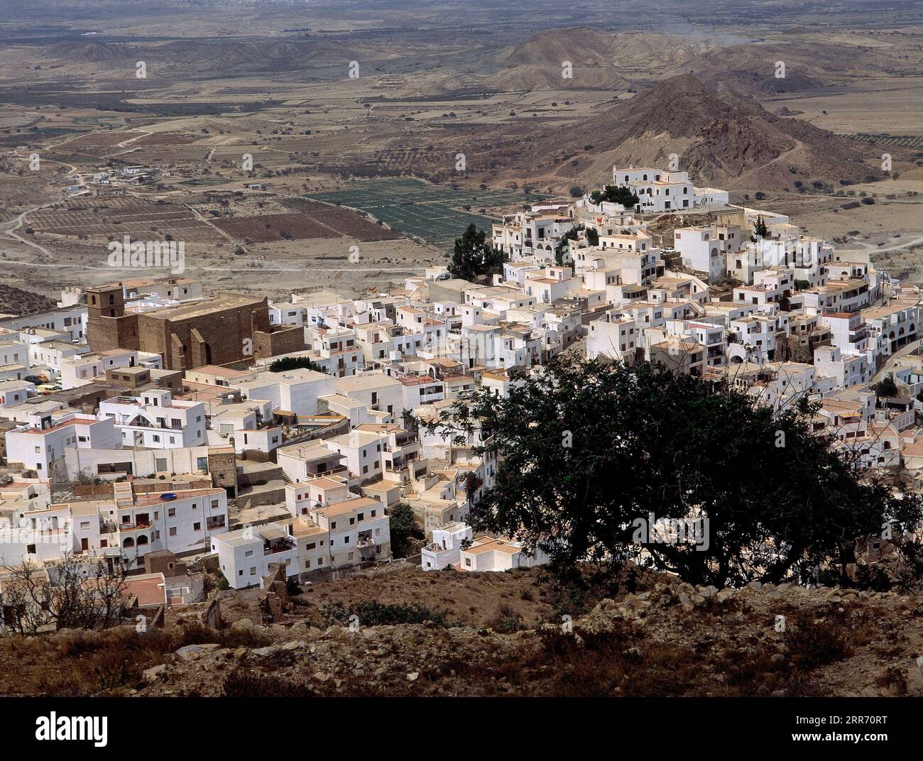 PUEBLO Y DETRÁS EL DESIERTO. Location: EXTERIOR. MOJACAR. Almería ...