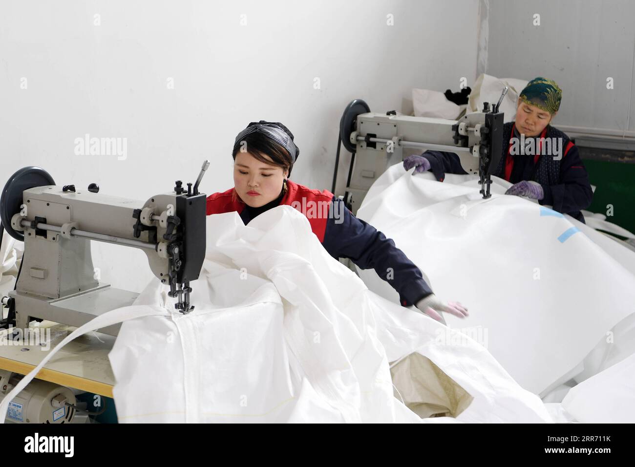 Piecework hi-res stock photography and images - Alamy