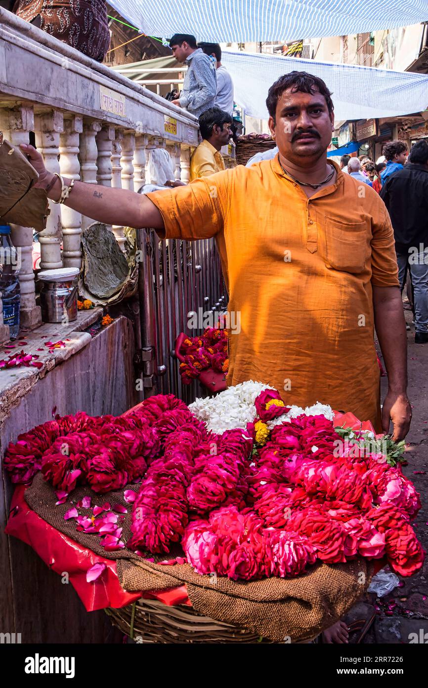 Vrindavan, Uttar Pradesh, October 19th 2019: Indian florist selling his ...