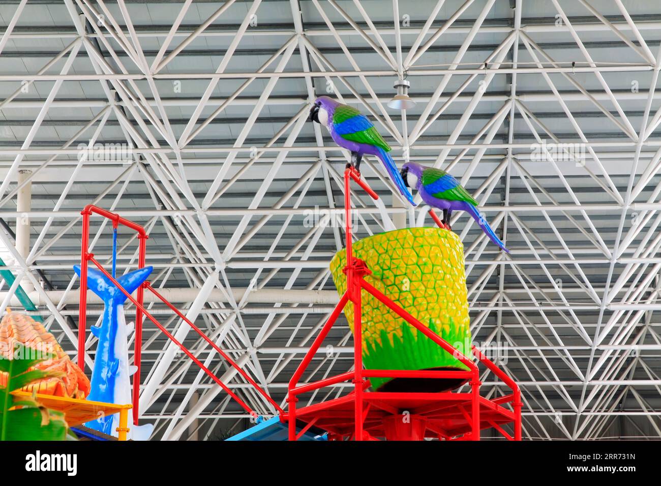 Giant bucket hi-res stock photography and images - Alamy