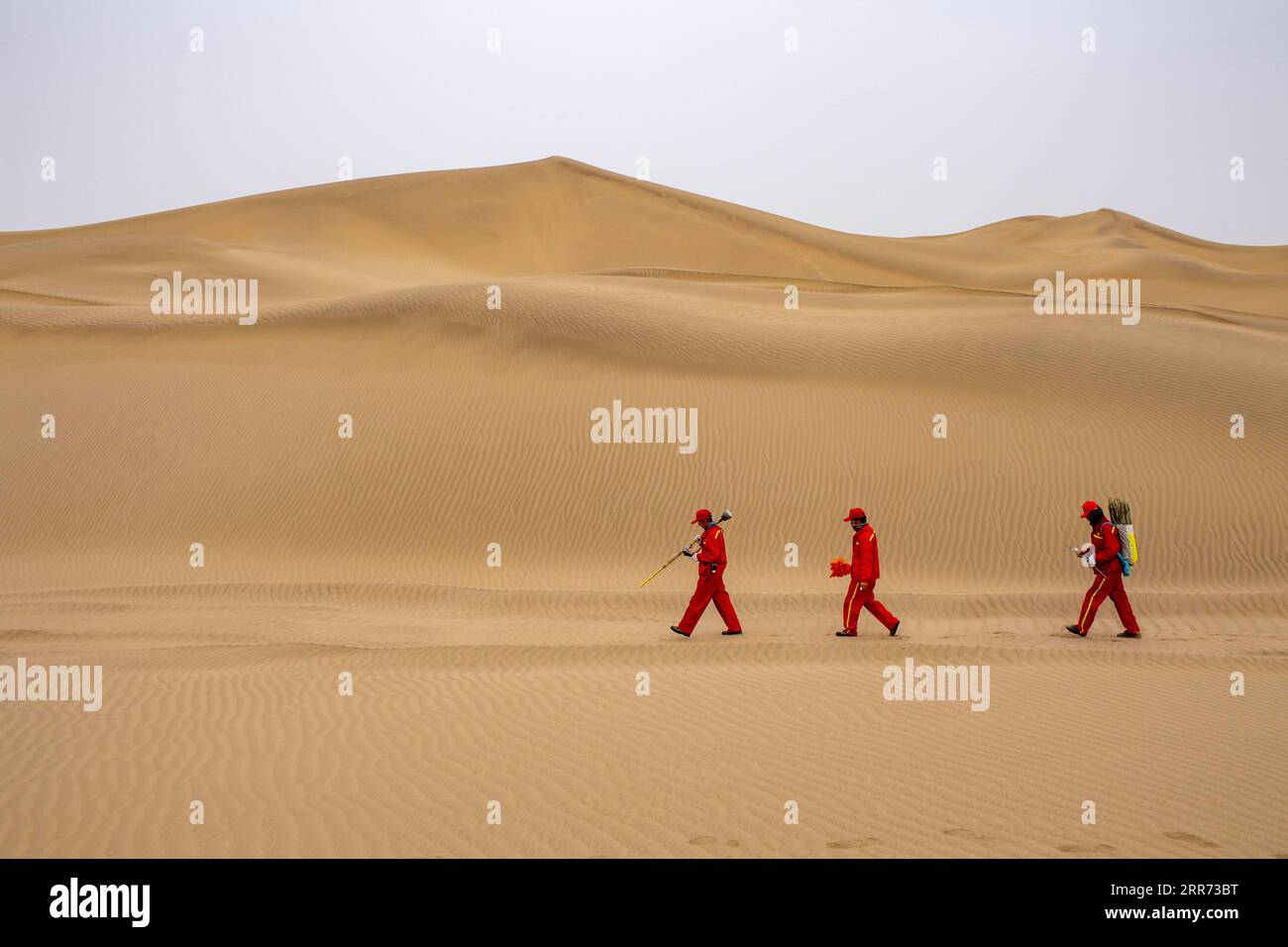 210310 --URUMQI, March 10, 2021 -- Feng Yongsheng L, Feng Shuangsheng C ...