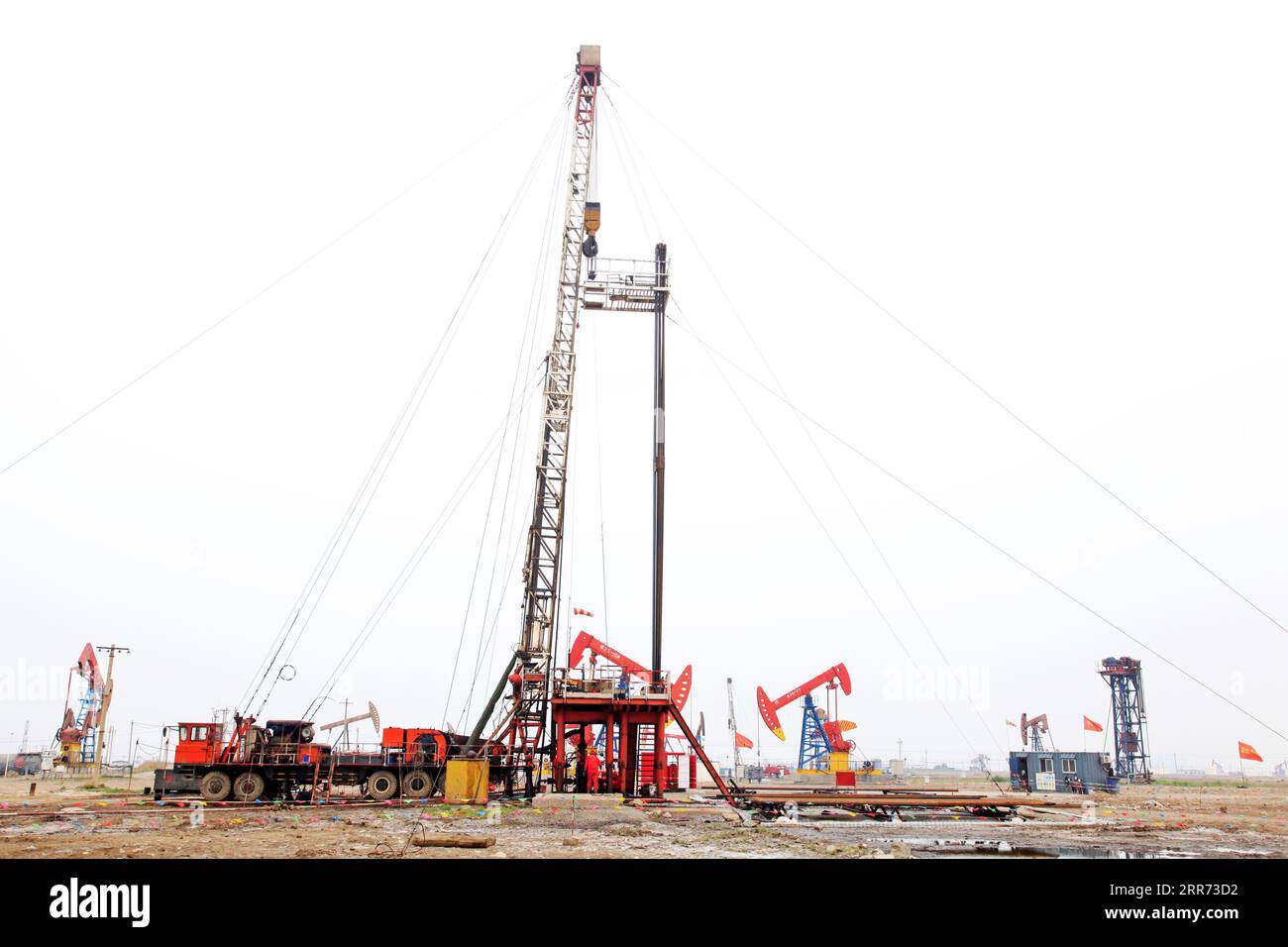 Earth's crust drilling hi-res stock photography and images - Alamy