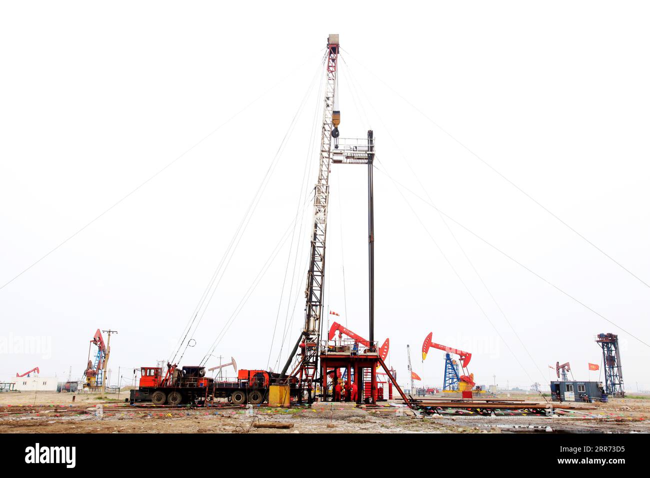 Earth's crust drilling hi-res stock photography and images - Alamy