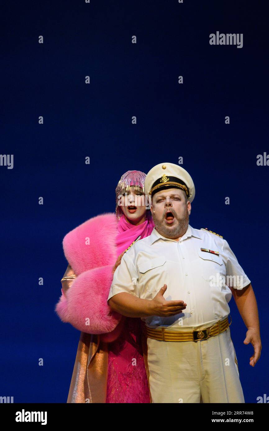 Magdeburg, Germany. 06th Sep, 2023. Meike Hartmann (l) in the double ...