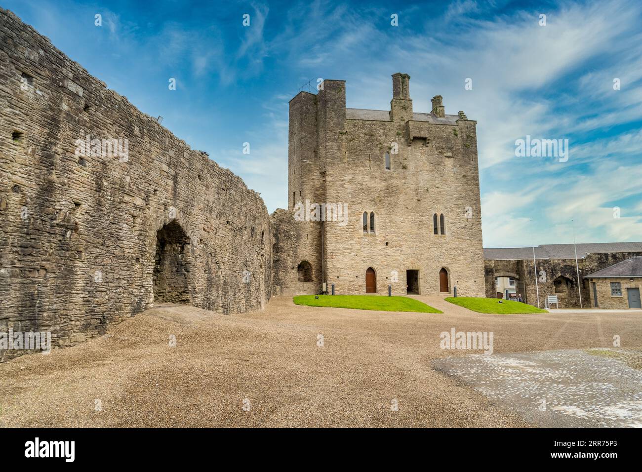 Roscrea castle hi-res stock photography and images - Alamy