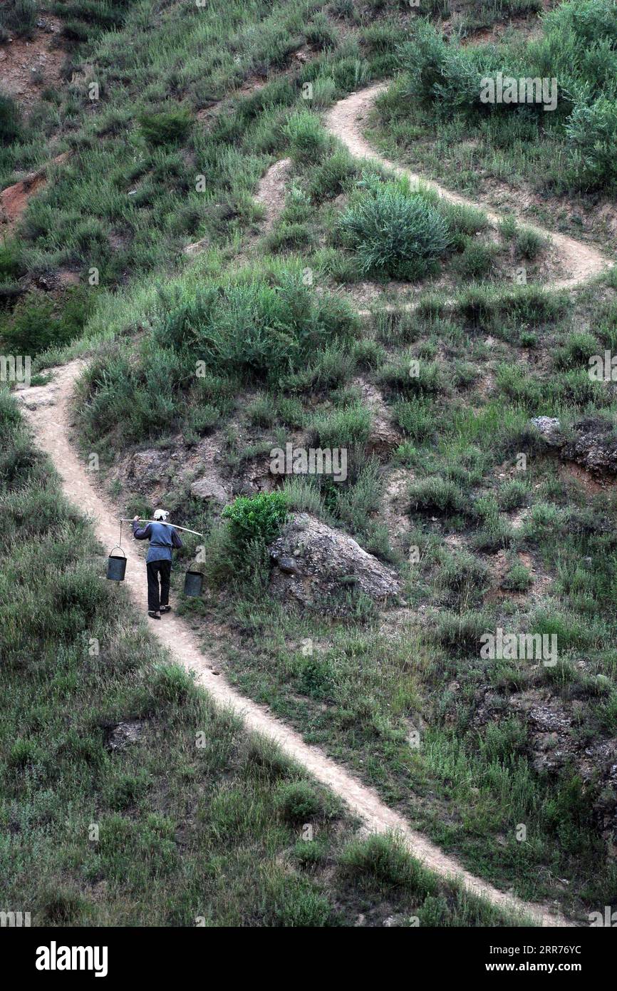 Loess plateau house hi-res stock photography and images - Alamy