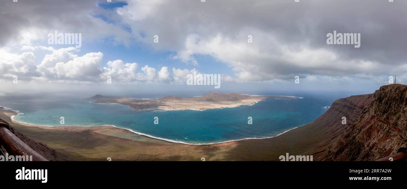View from Mirador del Rio to Isla Graciosa, Lanzarote, Canary Islands ...