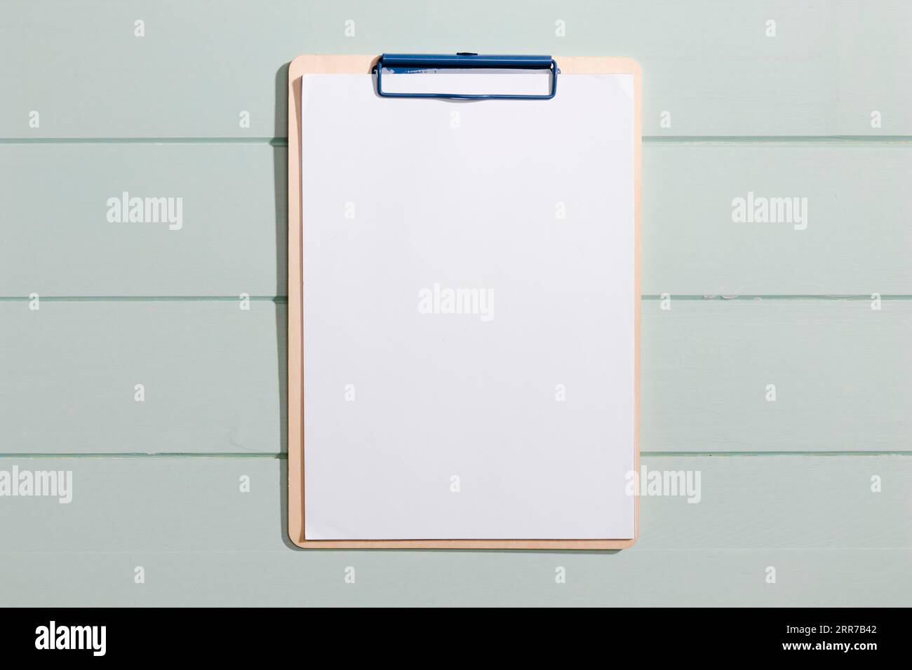 Minimalist copy space clipboard top view Stock Photo - Alamy