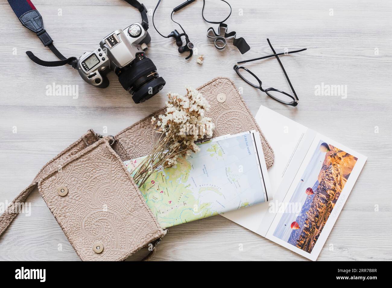 Map desk not book not old hi-res stock photography and images - Alamy