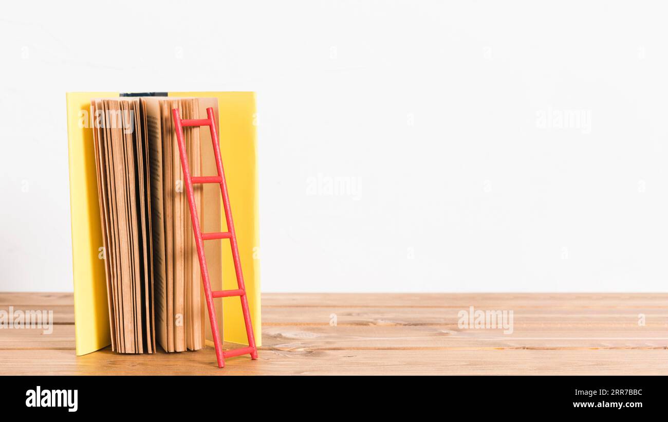 Vintage library ladder hi-res stock photography and images - Alamy