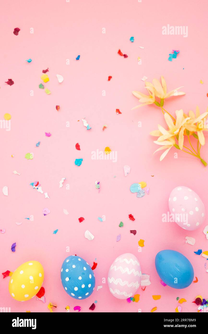 Set easter eggs bright confetti Stock Photo - Alamy