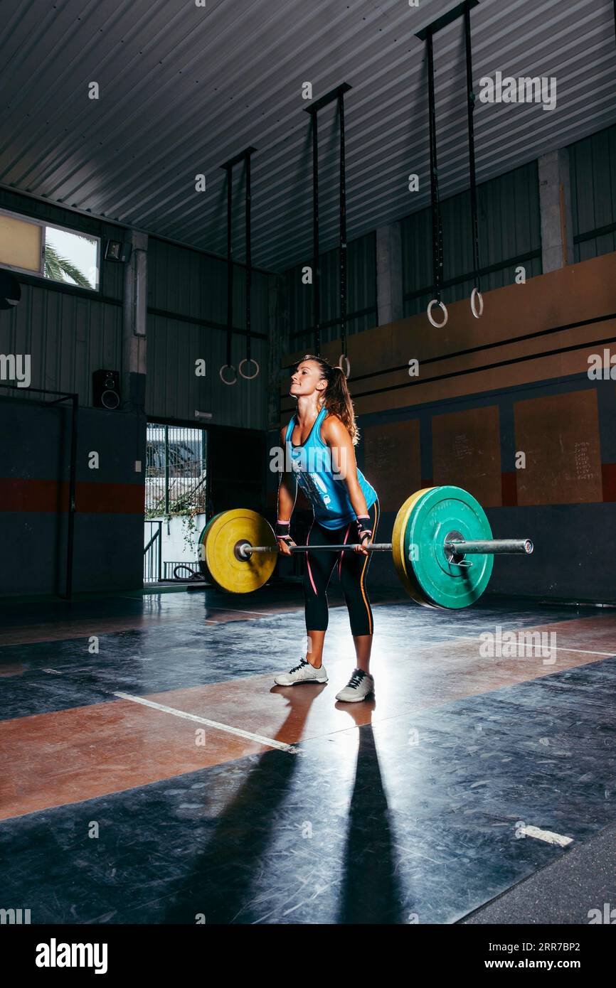 Barbell lift hi-res stock photography and images - Alamy