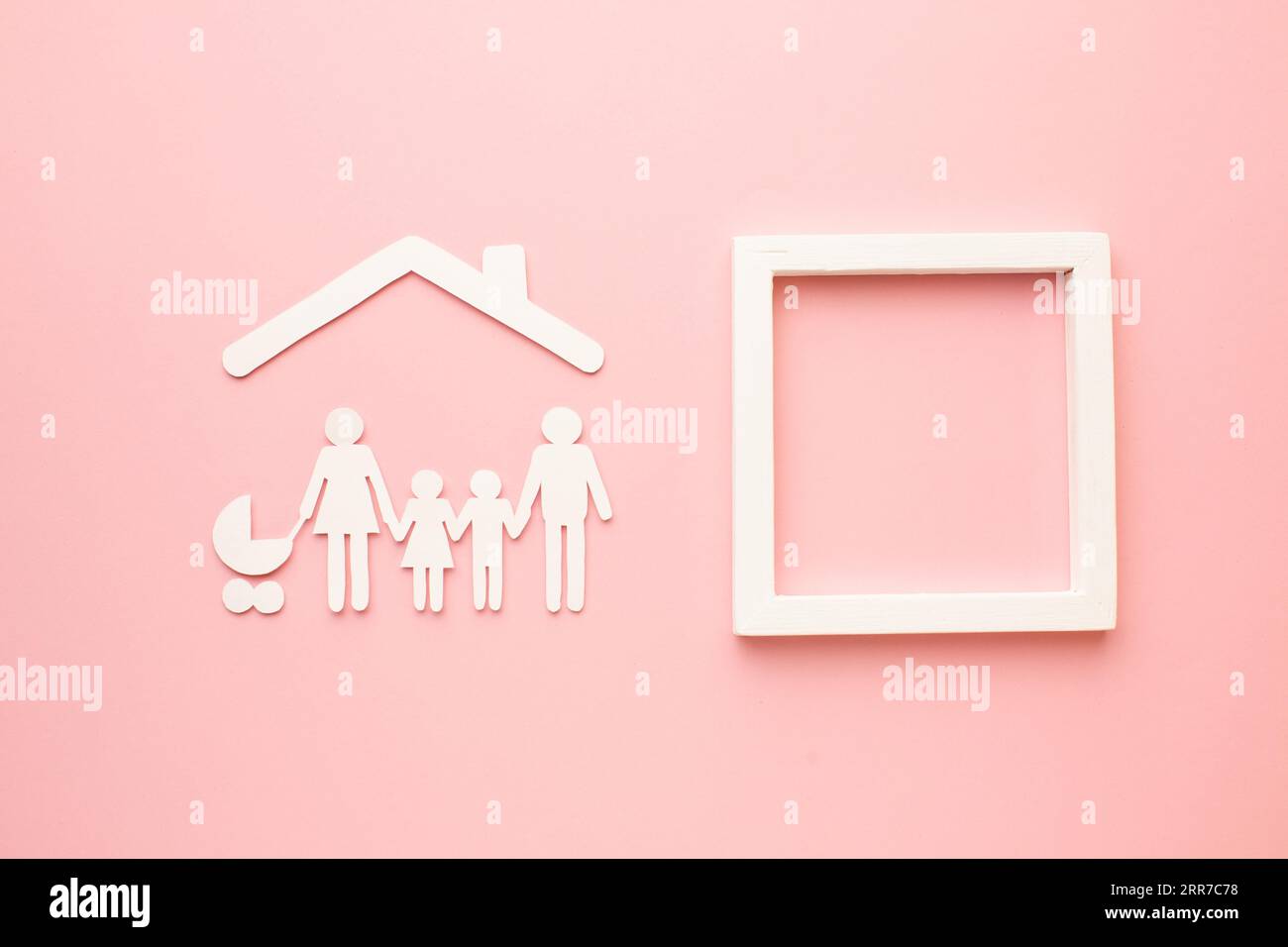 Top view paper cut family with frame Stock Photo - Alamy