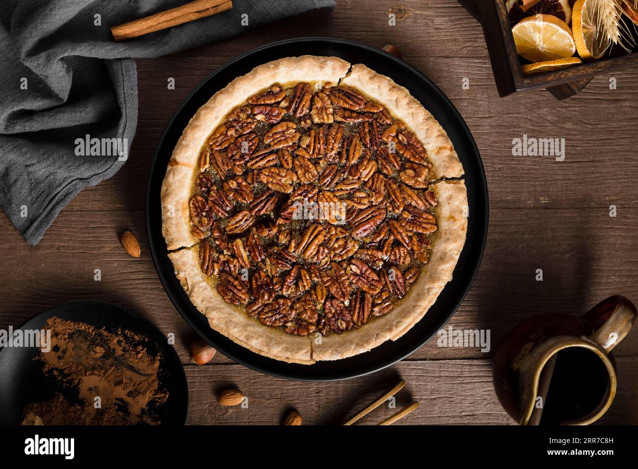 Pecan pie torte hi-res stock photography and images - Alamy