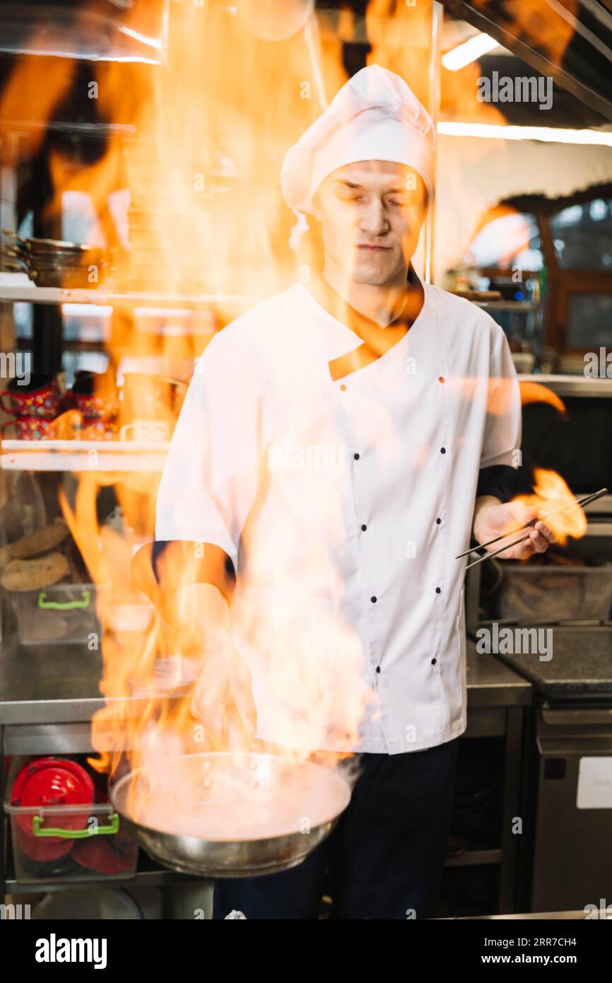 Burn hand cook hi-res stock photography and images - Alamy