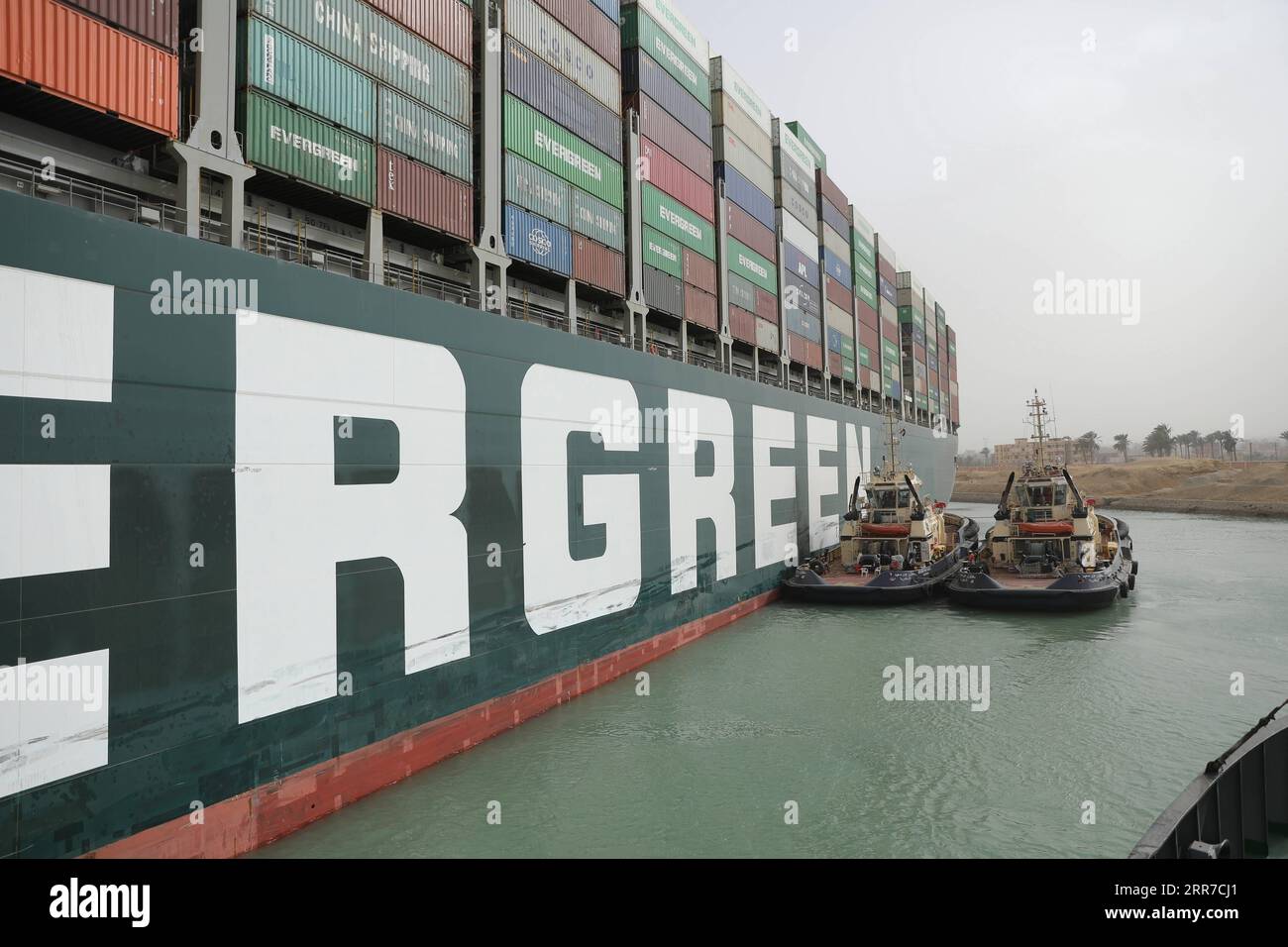Ever given cargo suez hi-res stock photography and images - Alamy