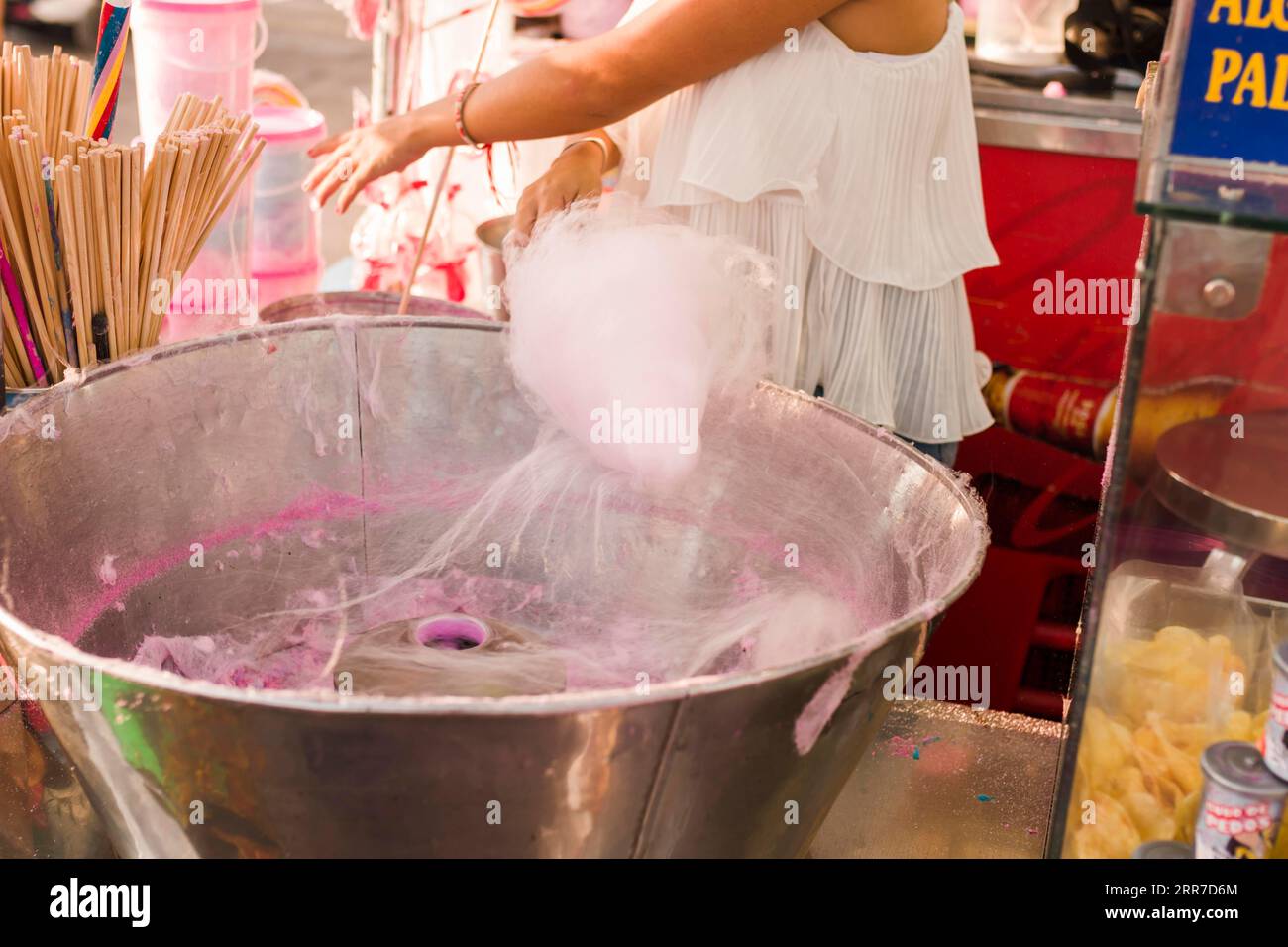 Popcorn and cotton candy hi-res stock photography and images - Alamy