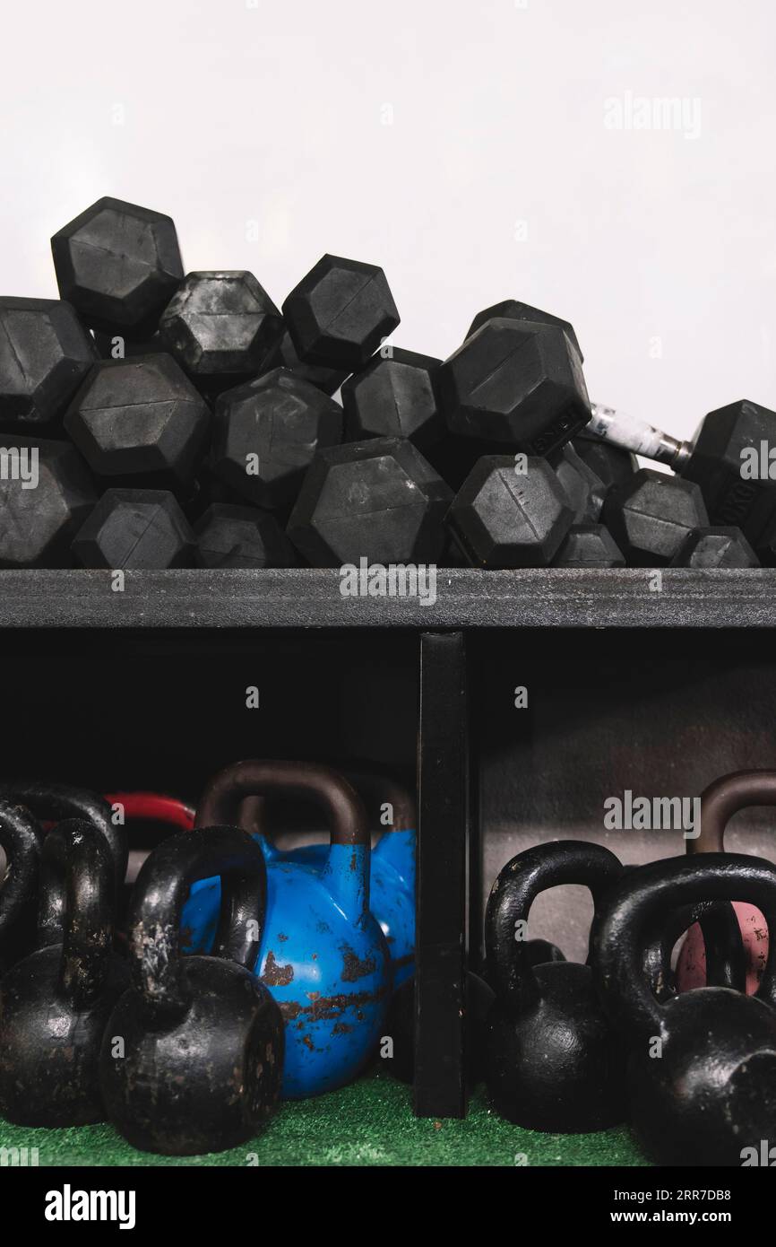 Dumbbells and kettlebells hi-res stock photography and images - Alamy