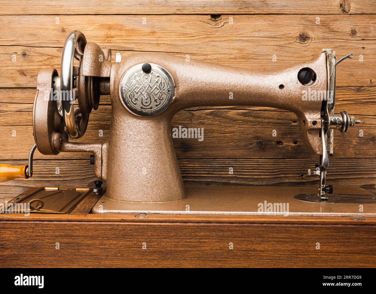 Vintage sewing machine Stock Photo - Alamy