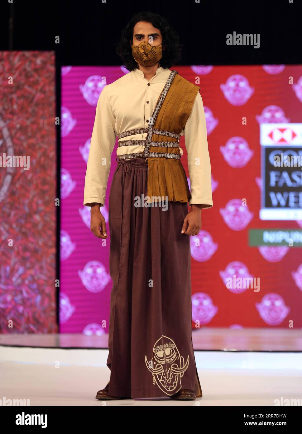 Fashion day 203 hi-res stock photography and images - Alamy