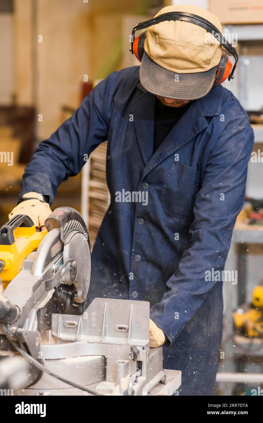 Using power tools hi-res stock photography and images - Alamy