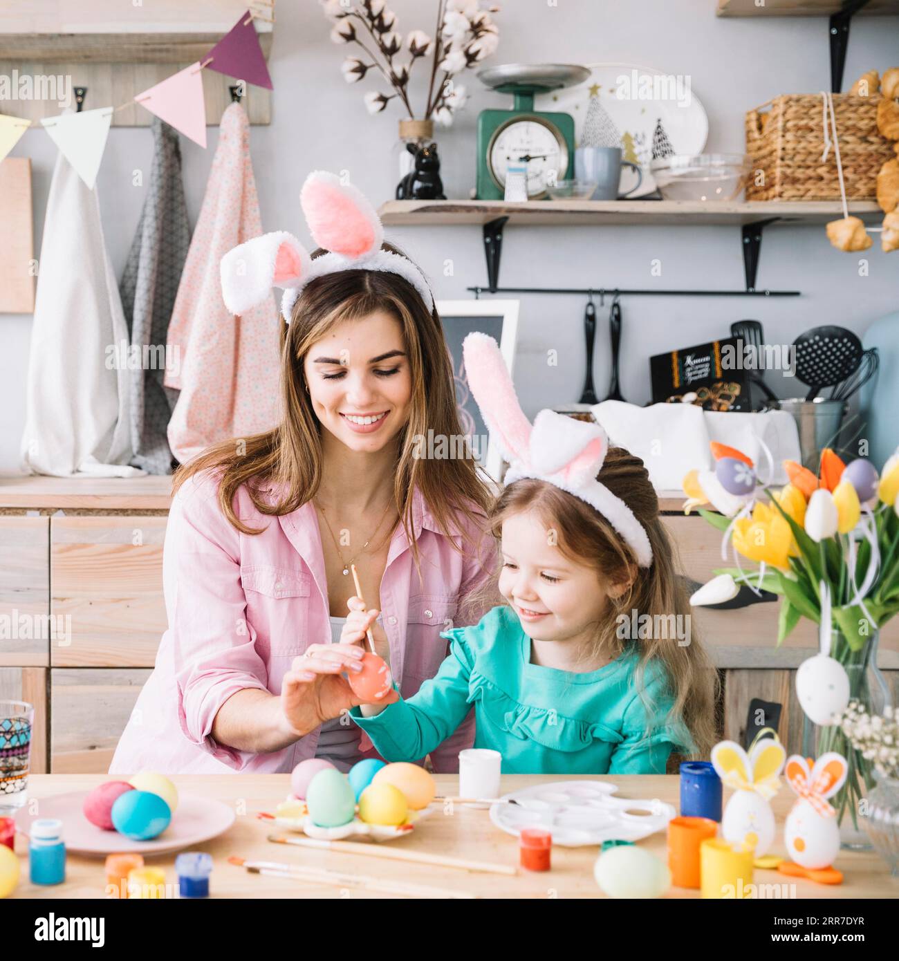 Egg painting activity hi-res stock photography and images - Alamy