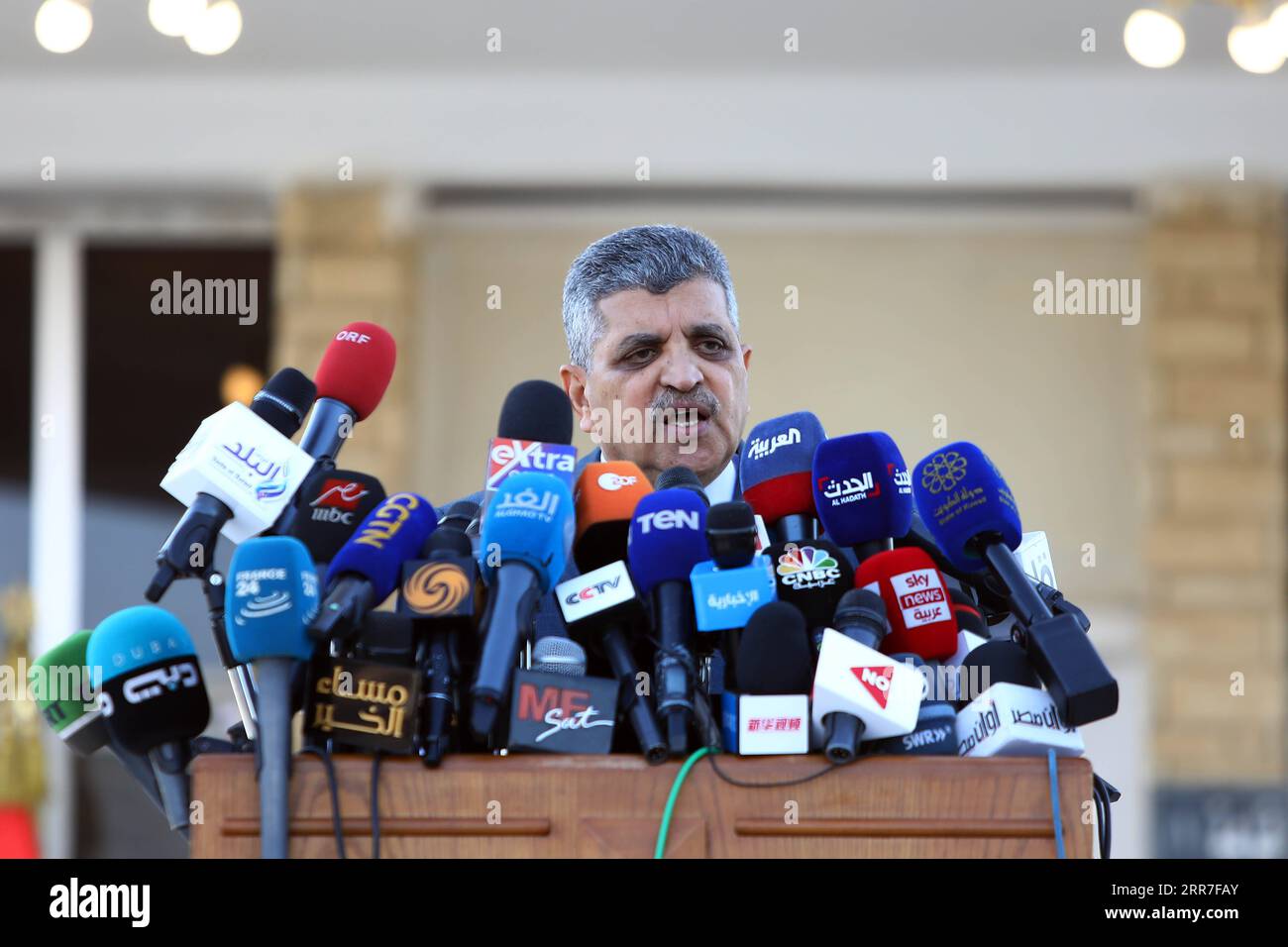 Stuckcontainer hi-res stock photography and images - Alamy