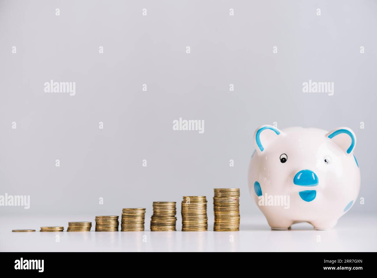 Reflective desk hi-res stock photography and images - Alamy