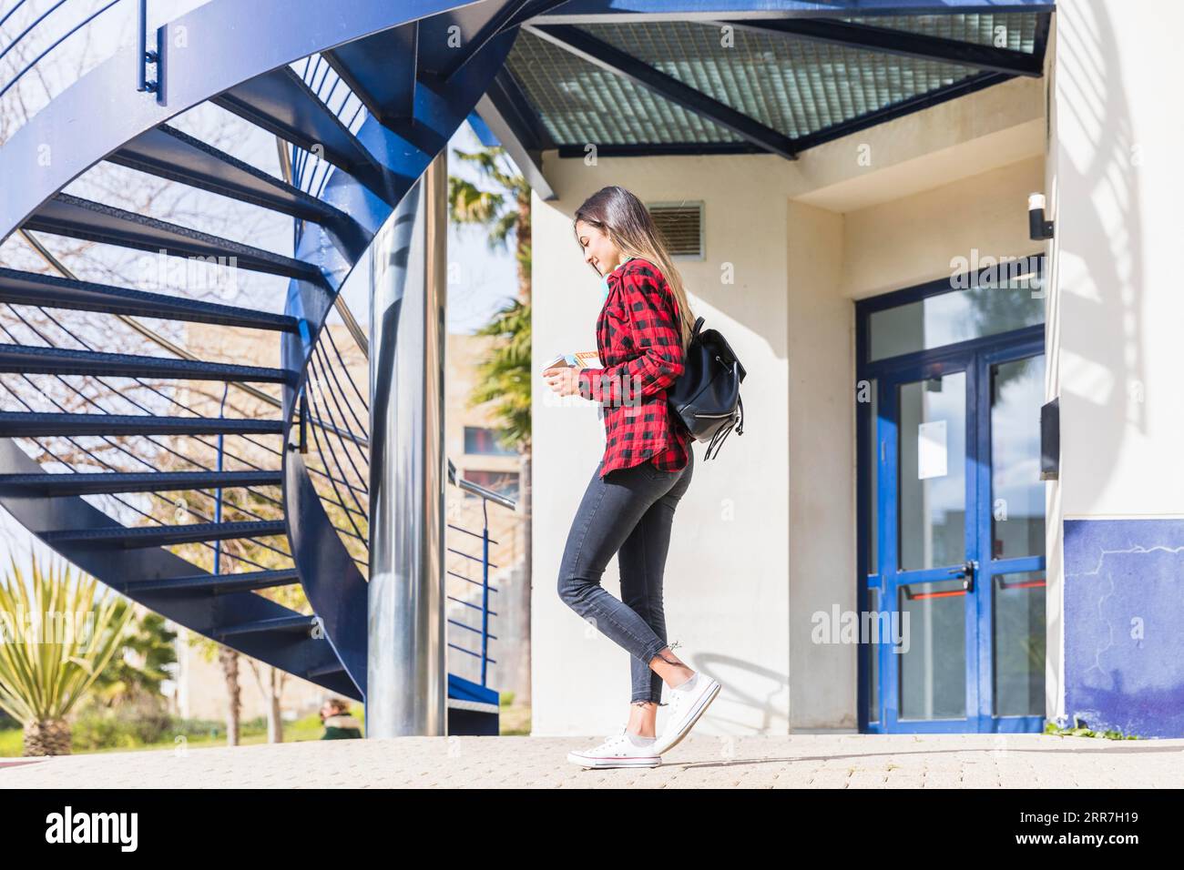 Teenager university hi-res stock photography and images - Alamy