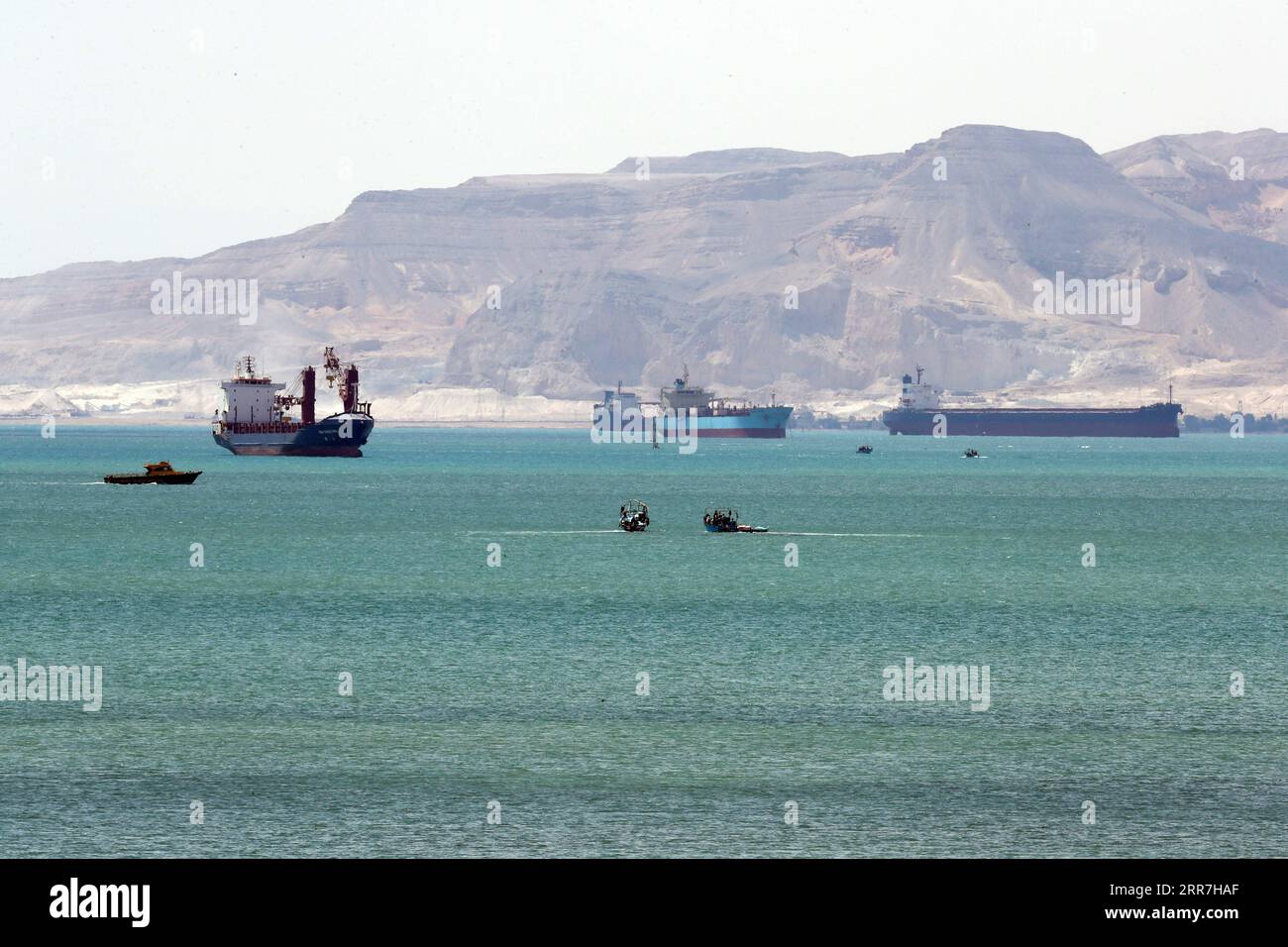 Ship refloating hi-res stock photography and images - Alamy