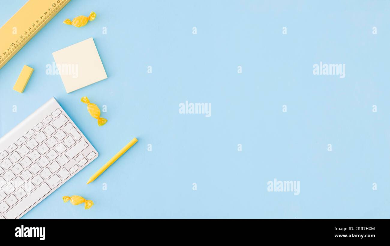 Study tools desk hi-res stock photography and images - Alamy