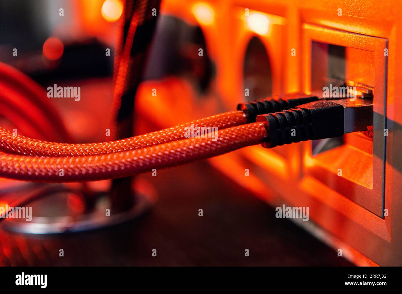 Full fibre cable hi-res stock photography and images - Alamy