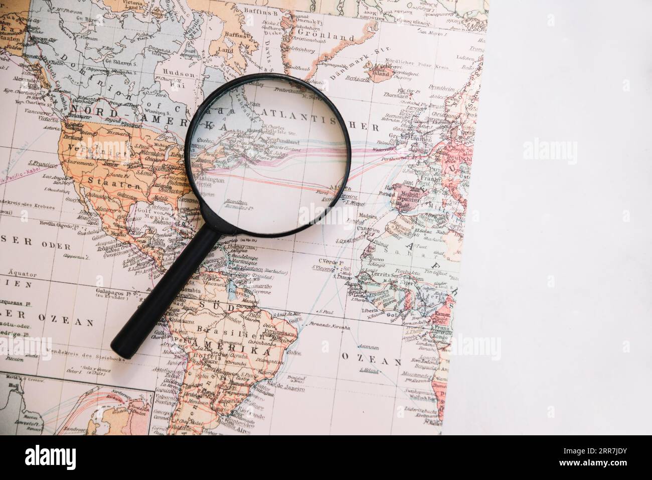 Magnifying glass map usa hi-res stock photography and images - Alamy